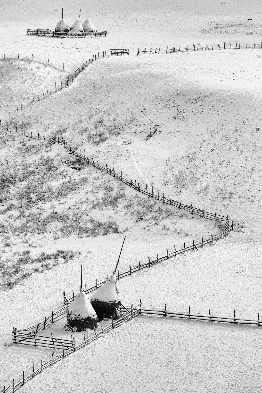 Jeno Major - Landscape Photography - Black & White